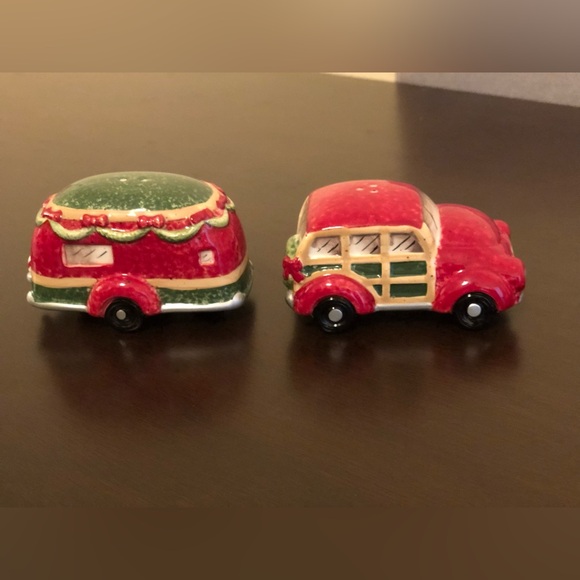 Burton + Burton | Kitchen | Christmas Salt And Pepper Set | Poshmark